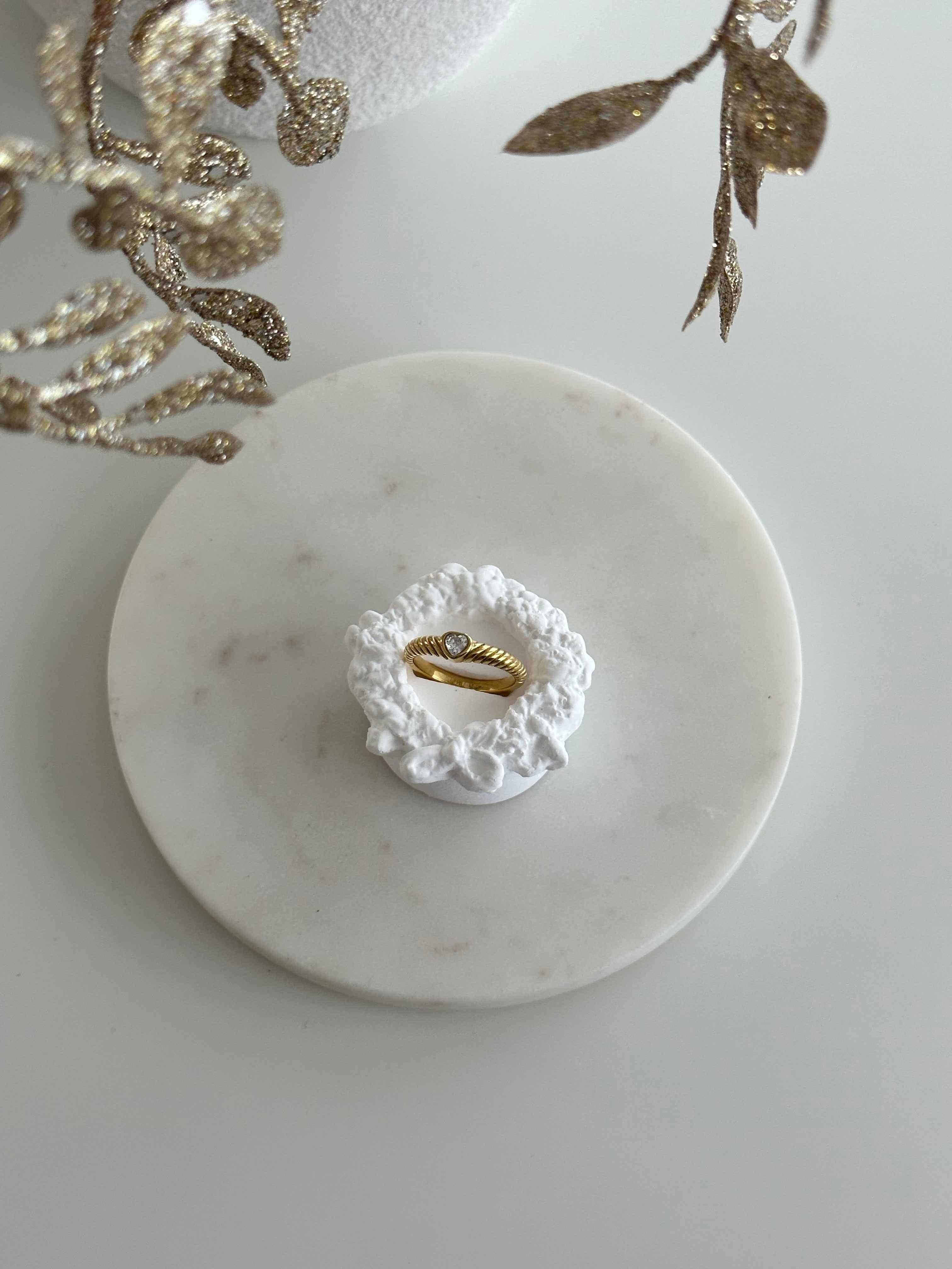 ZOE ~ RING – classievu